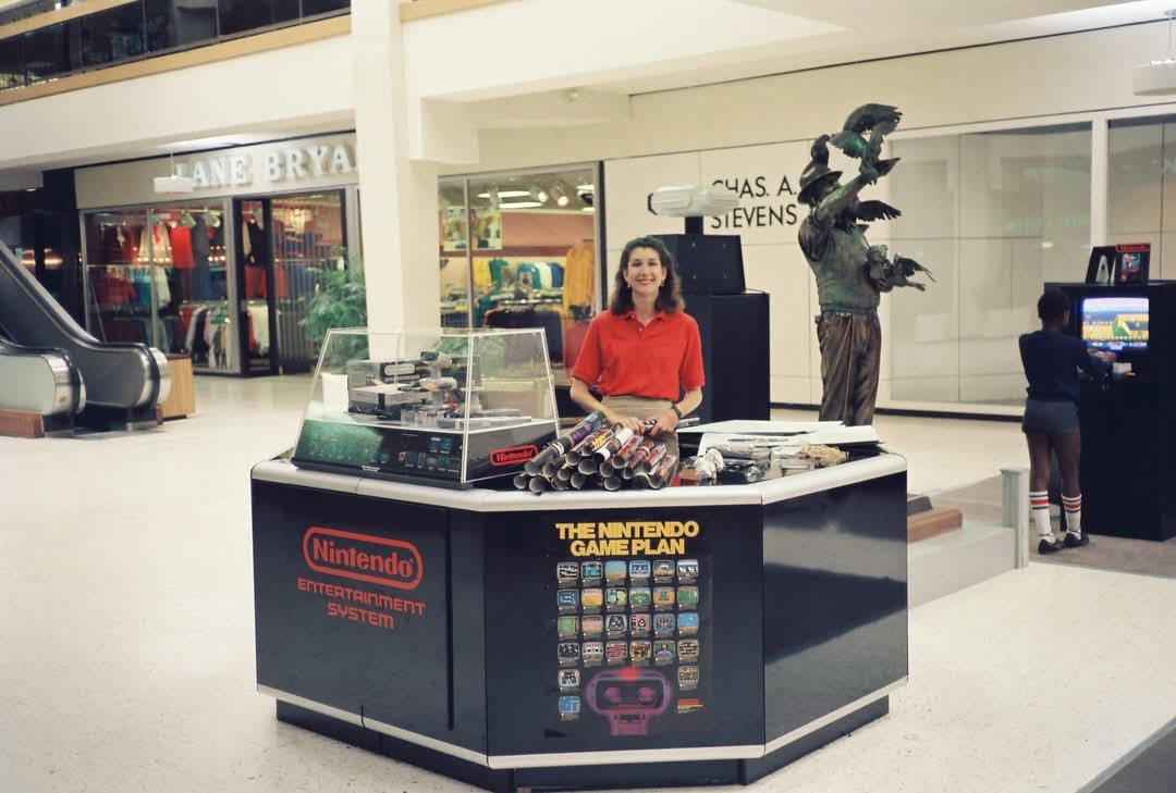 When the Nintendo NES Took Over Malls in the Late '80s - The NES Page